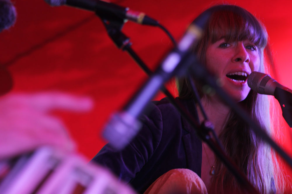 Devi - Devi Reith, Singer